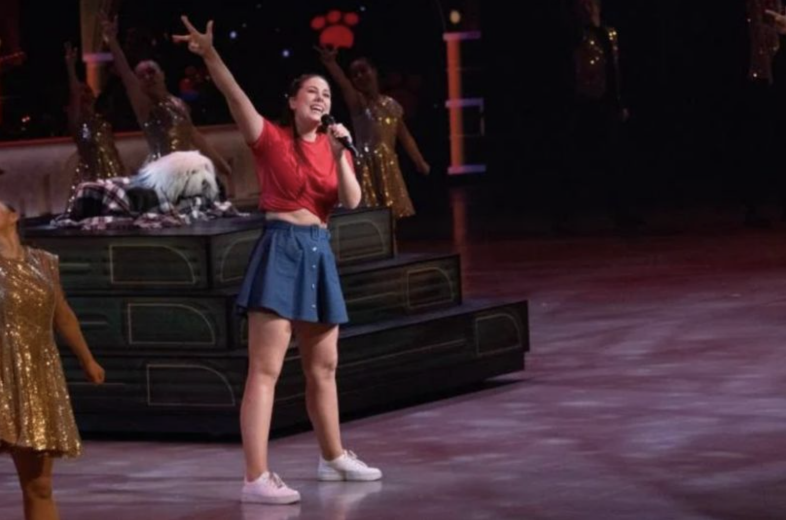 OEPS: Marie Verhulst gaat los in een te kort rokje maar fans filmen door