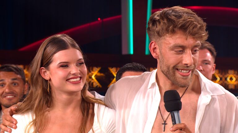 Publiek roept om kus tussen Ward en Yulia… en dan gebeurt dít